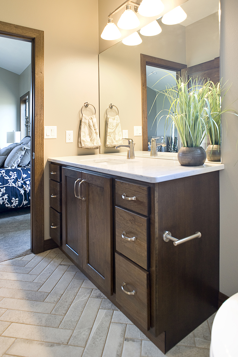 Cherry Wood Stain Interior | Showplace Cabinetry