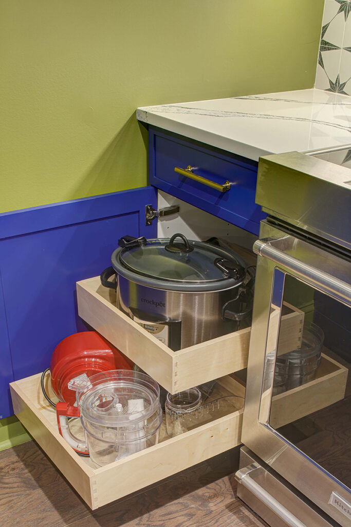 Bold Kitchen Colors | Showplace Cabinetry