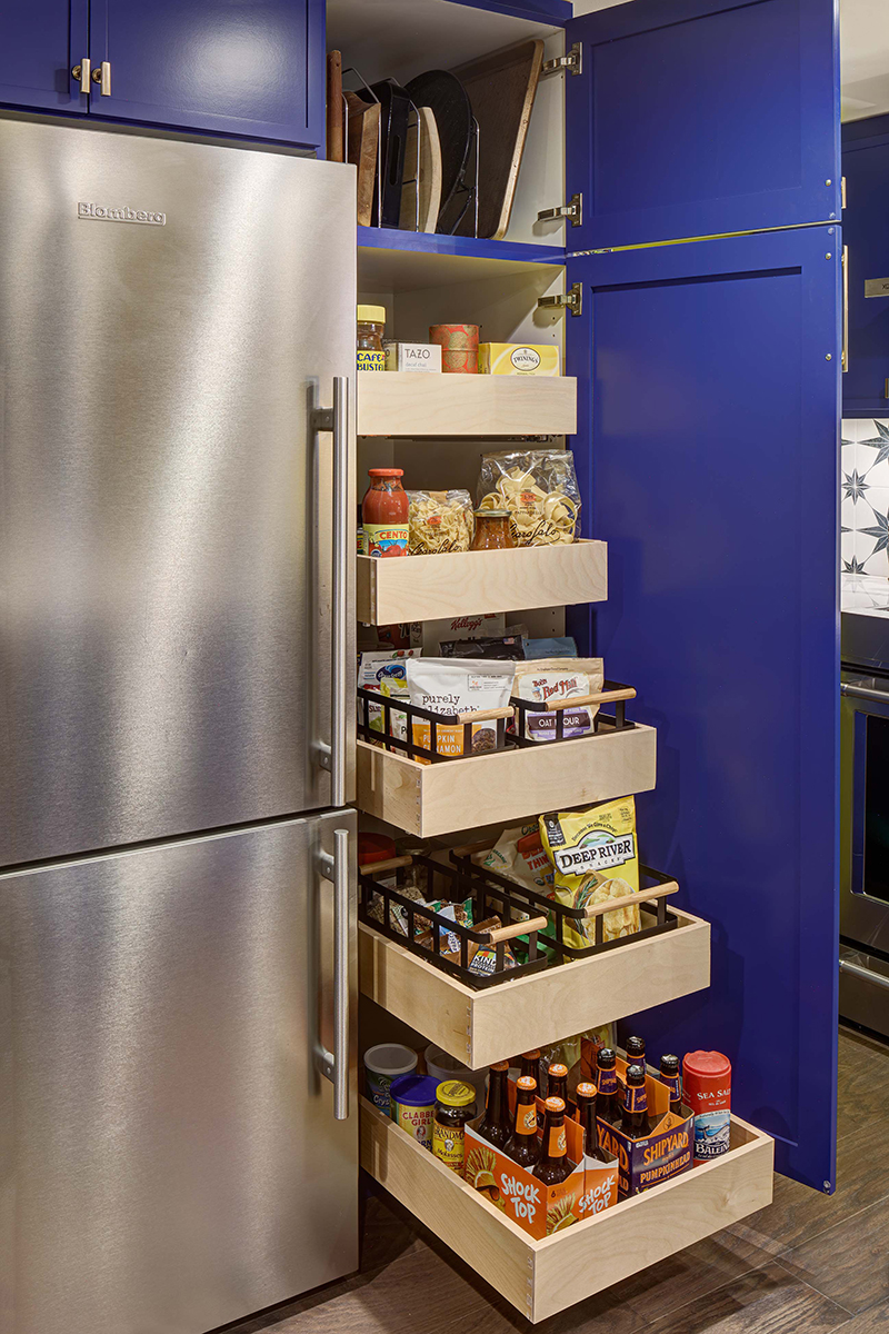 Bold Kitchen Colors | Showplace Cabinetry