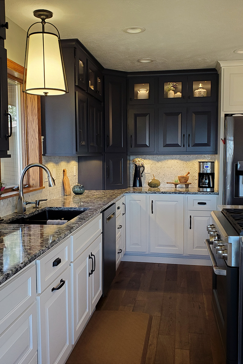 Lakeside Retreat | Showplace Cabinetry Gallery
