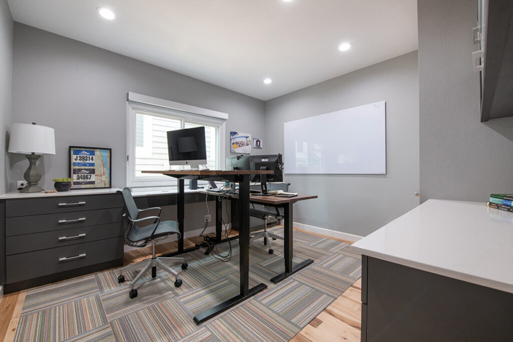 Contemporary Office - Showplace Cabinetry