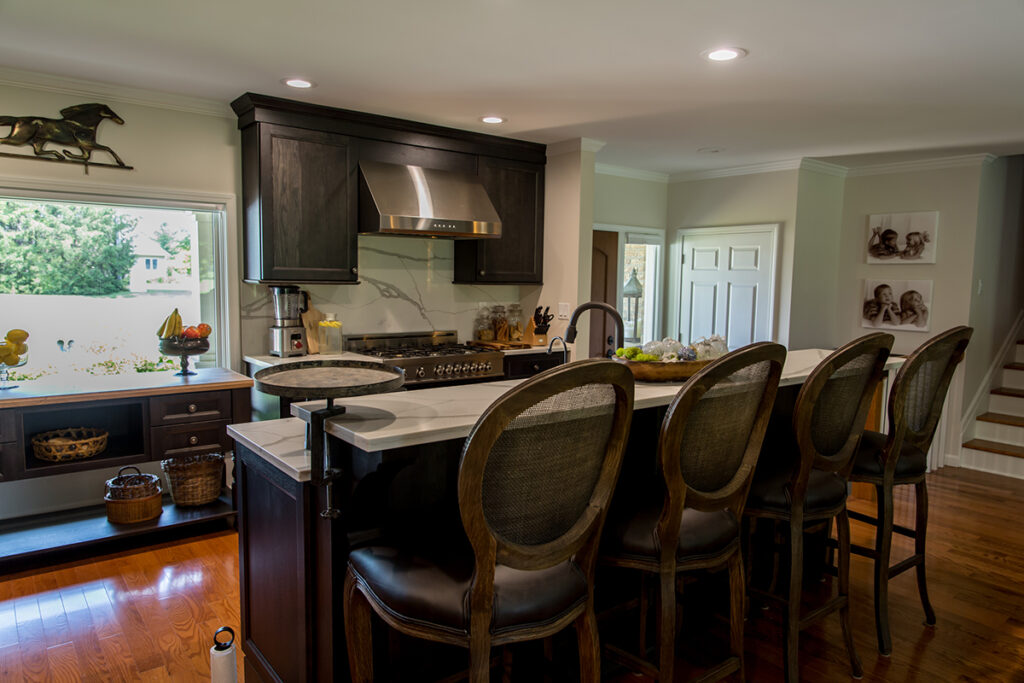 Dark Brown Kitchen Cabinets - Showplace Cabinetry