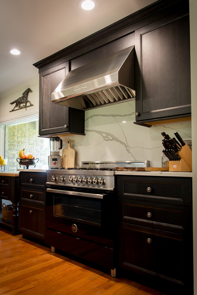 Dark Brown Kitchen Cabinets - Showplace Cabinetry