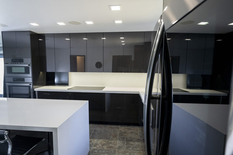 High Gloss Grey & White Kitchen - Shiny Cabinets