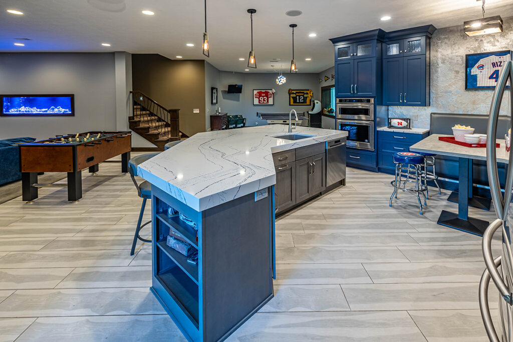 Sports Bar - Showplace Cabinetry