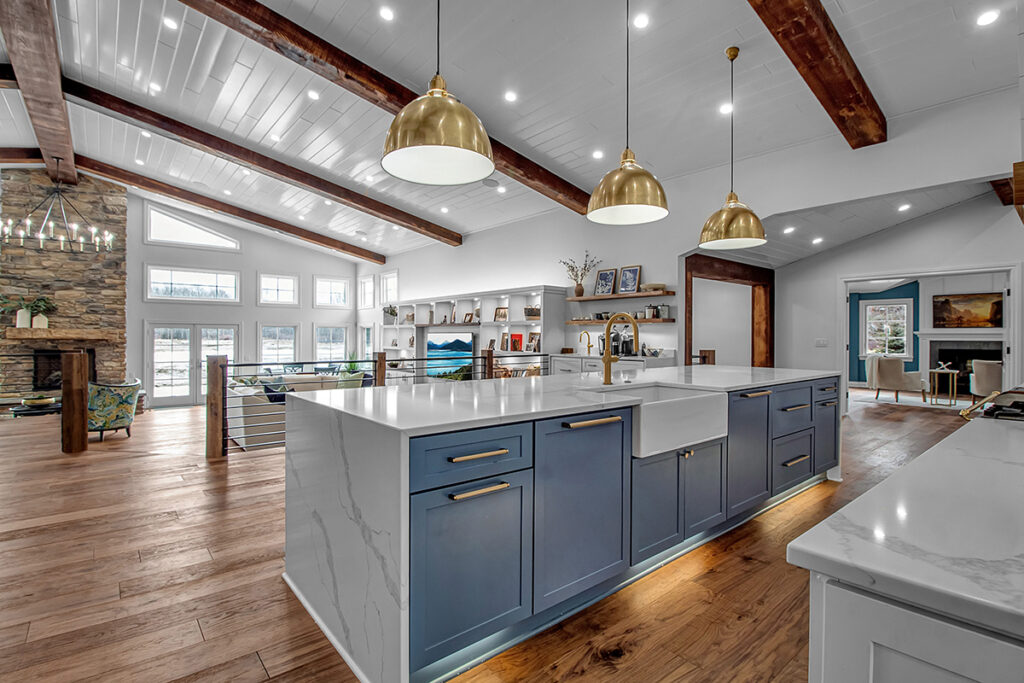 Large Family Kitchen - Showplace Cabinetry