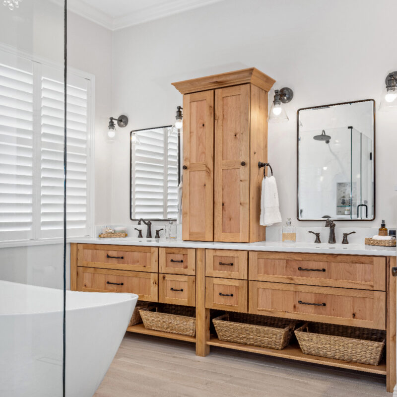 Rustic Wood Cabinets: Warm Wood Tones that add Charm