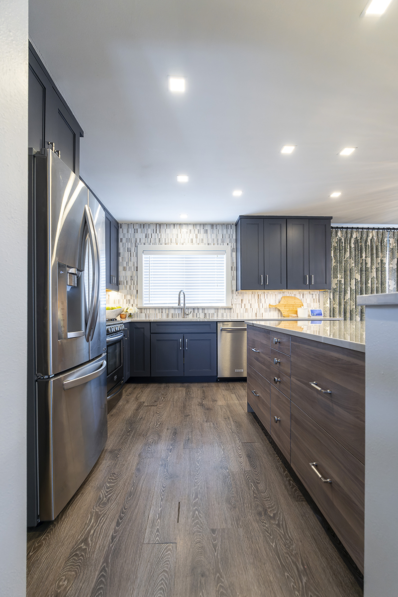 Overflowing With Class - Showplace Cabinetry