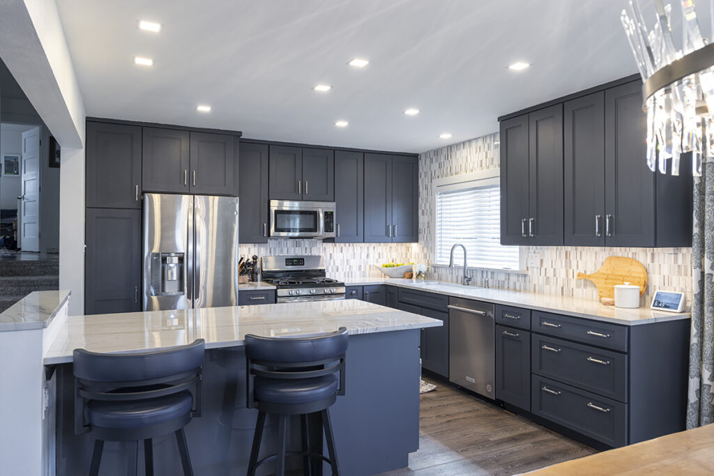 Overflowing With Class - Showplace Cabinetry