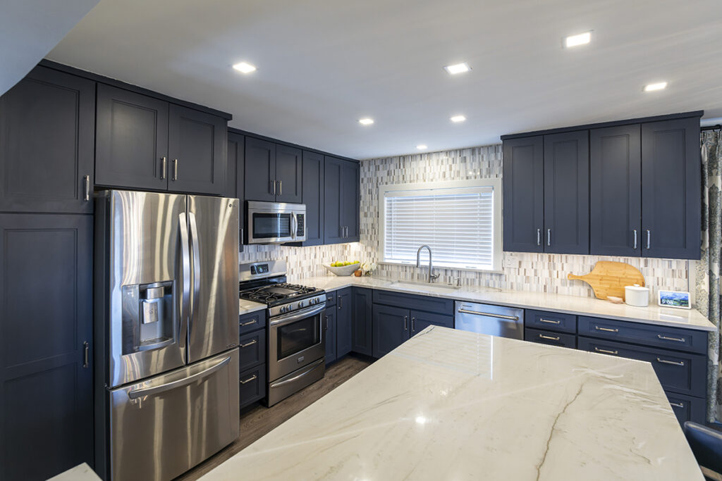Overflowing With Class - Showplace Cabinetry