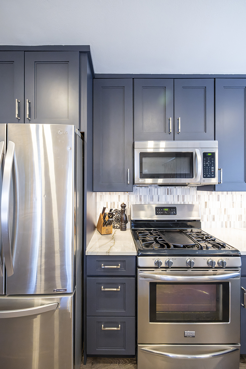 Overflowing With Class - Showplace Cabinetry