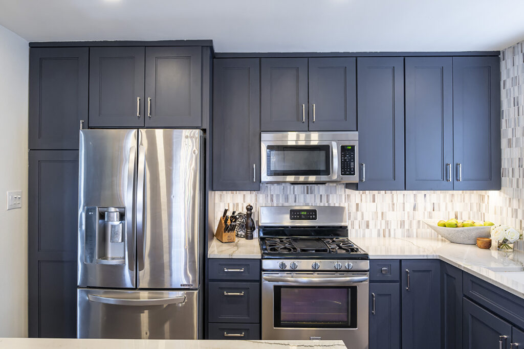 Overflowing With Class - Showplace Cabinetry