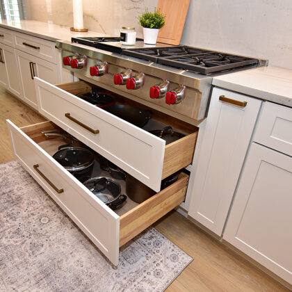 Full Overlay Maple Kitchen Cabinets - Showplace Cabinetry