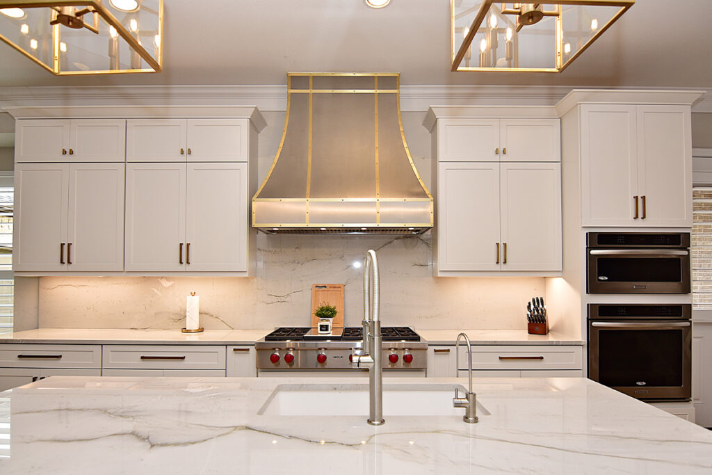 Full Overlay Maple Kitchen Cabinets - Showplace Cabinetry