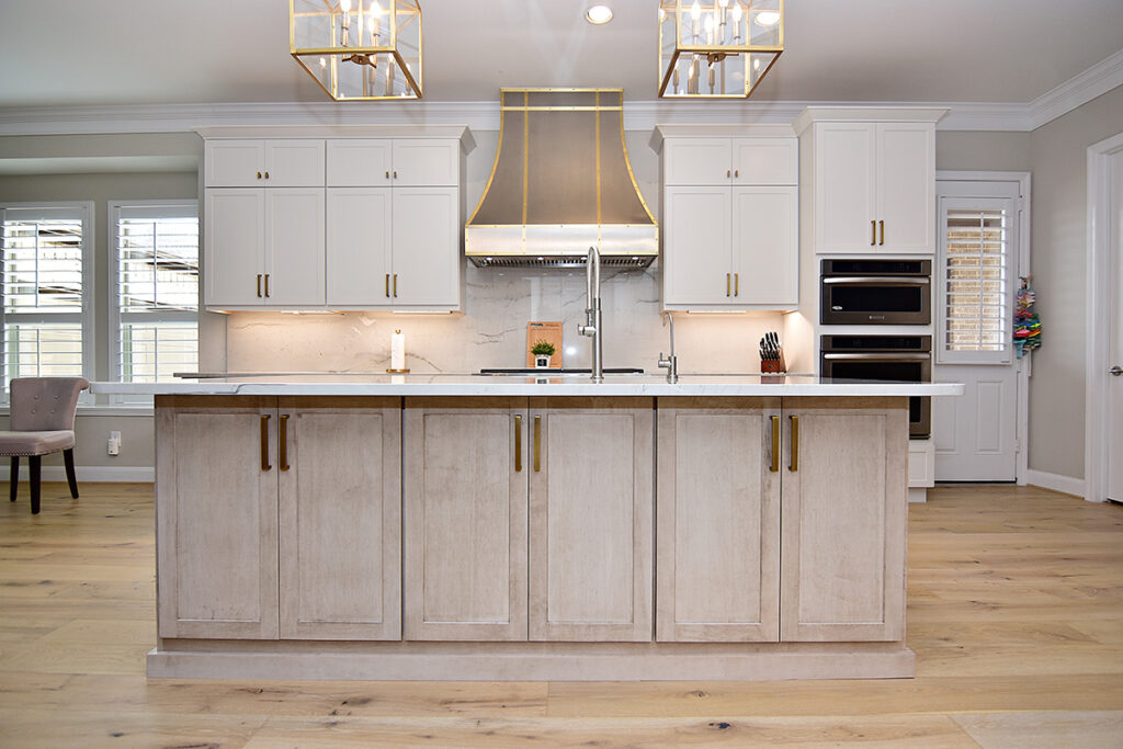 Full Overlay Maple Kitchen Cabinets - Showplace Cabinetry