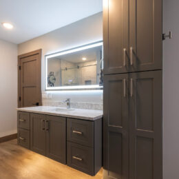 Contemporary Maple Kitchen Cabinets - Showplace Cabinetry
