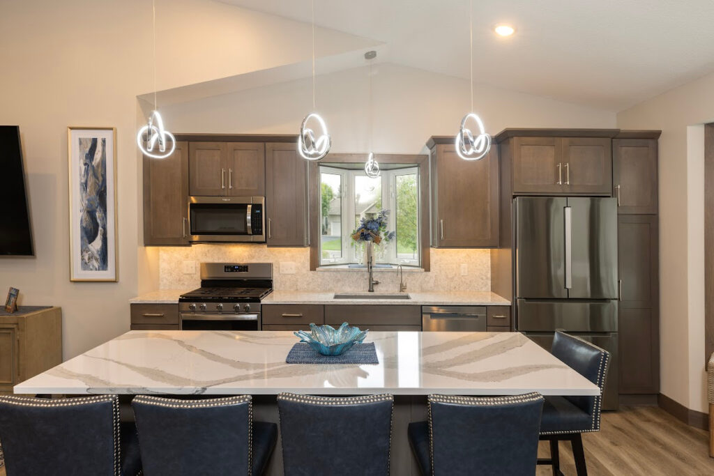 Contemporary Maple Kitchen Cabinets - Showplace Cabinetry