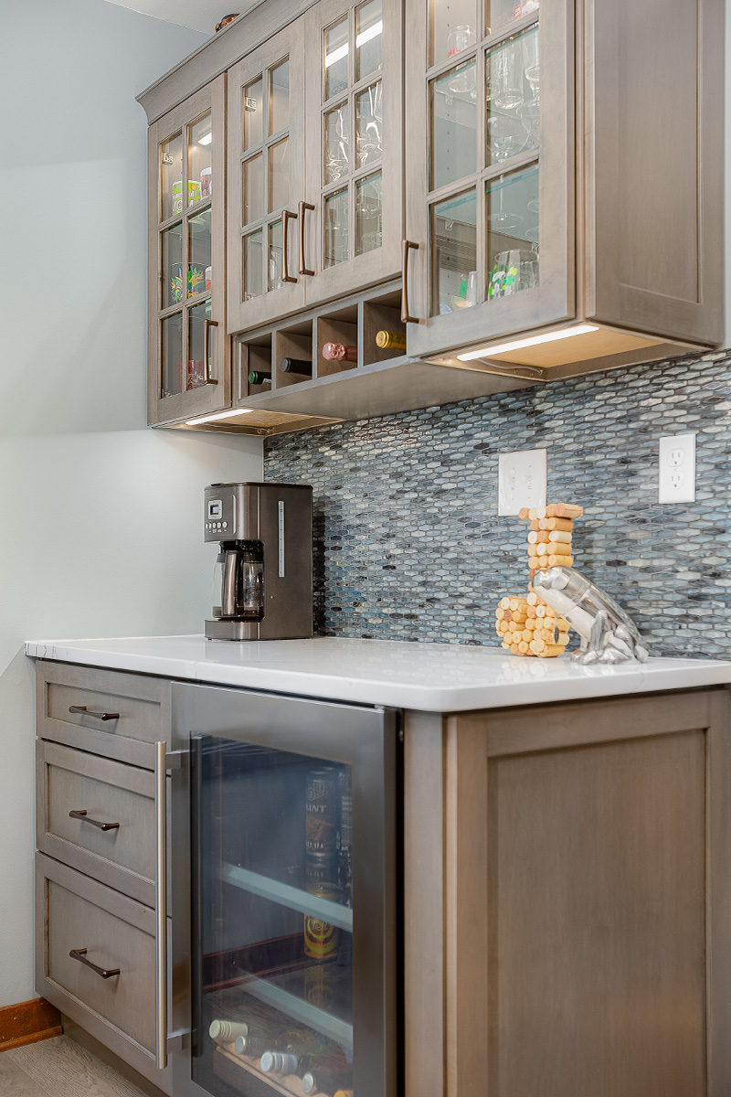 Open Kitchen Floor Plan For Entertaining - Showplace Cabinetry