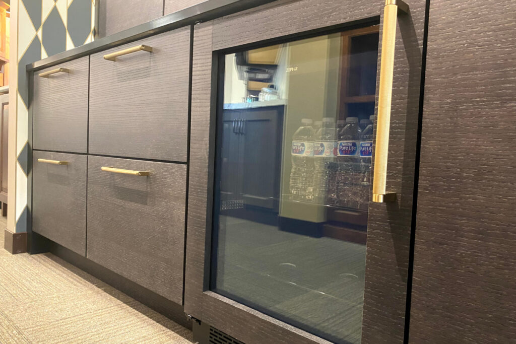 Contemporary Bar Showroom Display - Showplace Cabinetry