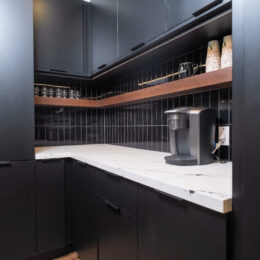 Contemporary Kitchen Showroom Display - Showplace Cabinetry