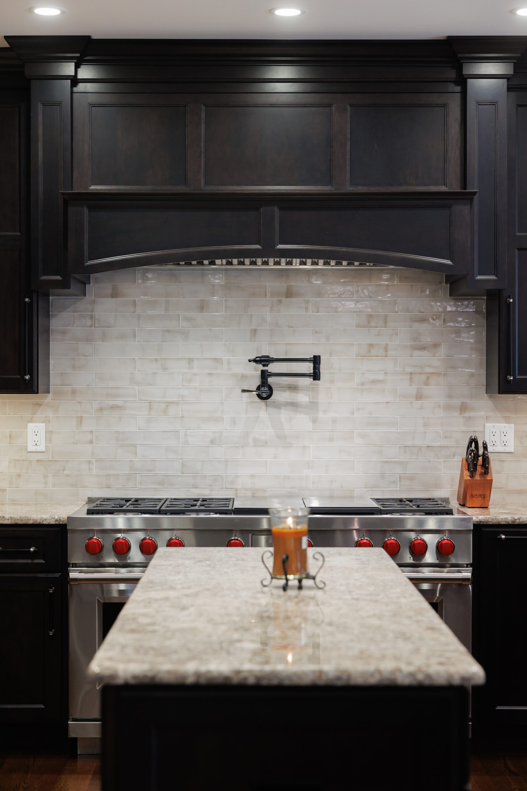 Design Ideas for Midnight Black Kitchen Cabinets