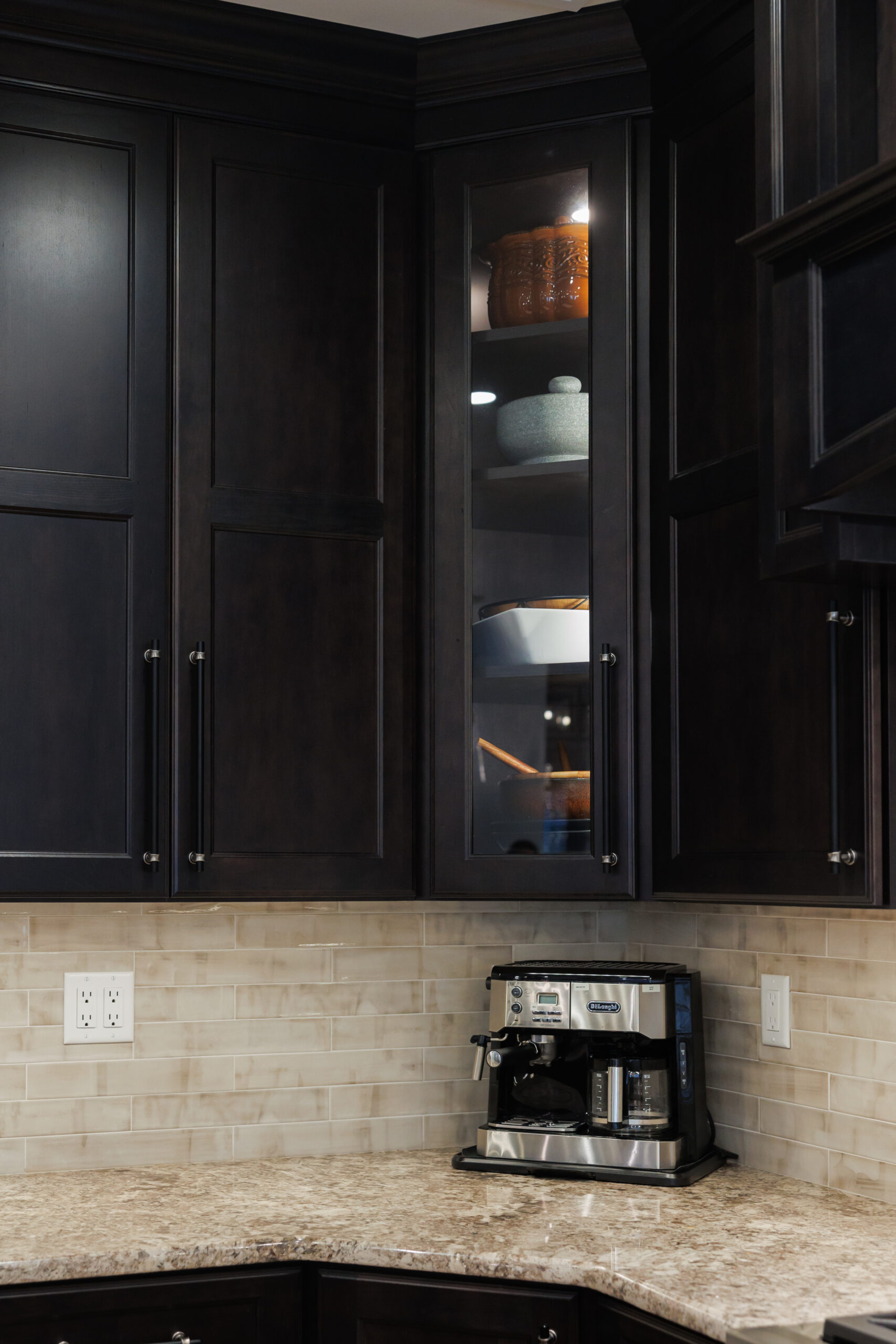 Design Ideas for Midnight Black Kitchen Cabinets