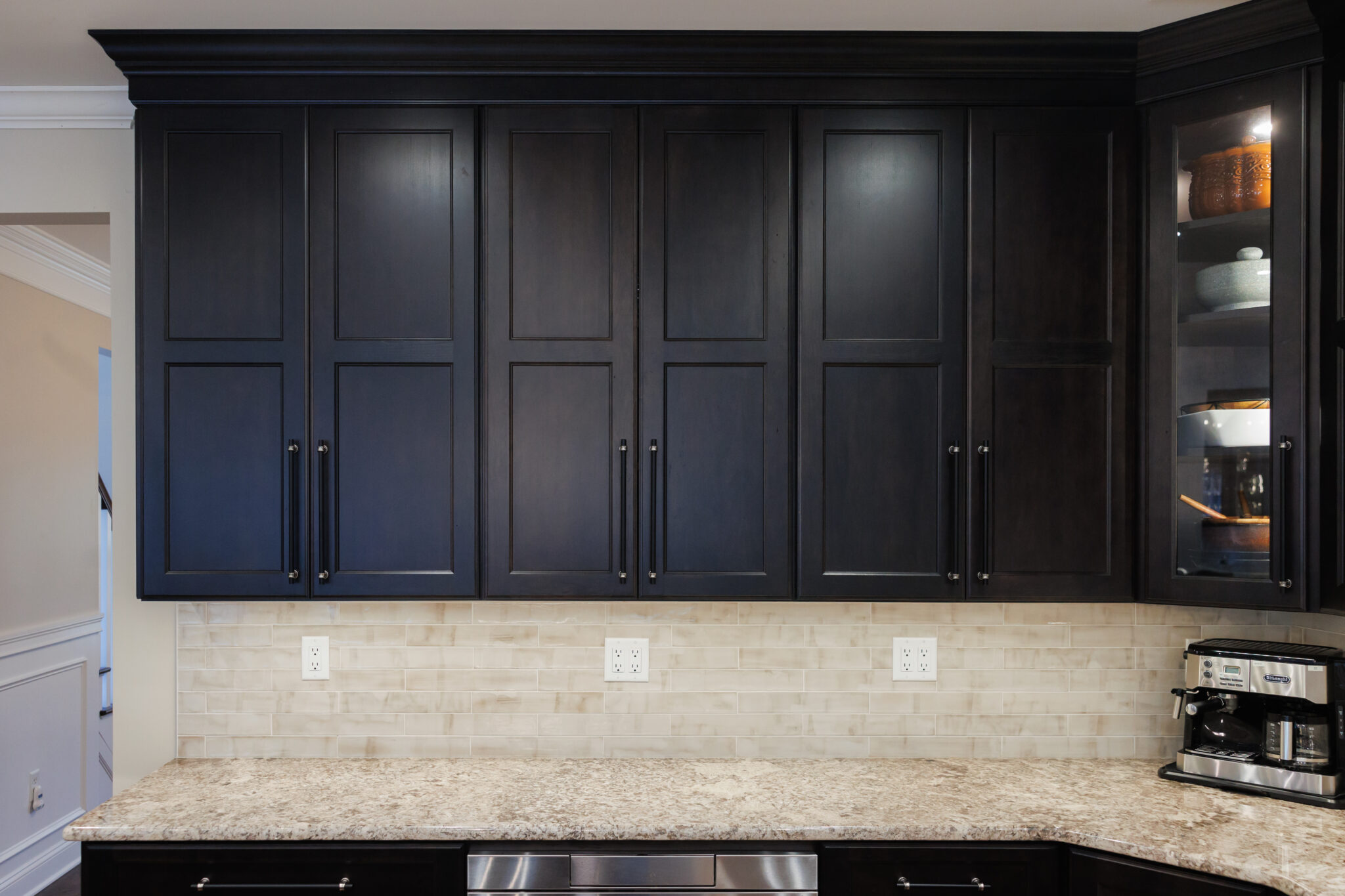 Design Ideas for Midnight Black Kitchen Cabinets