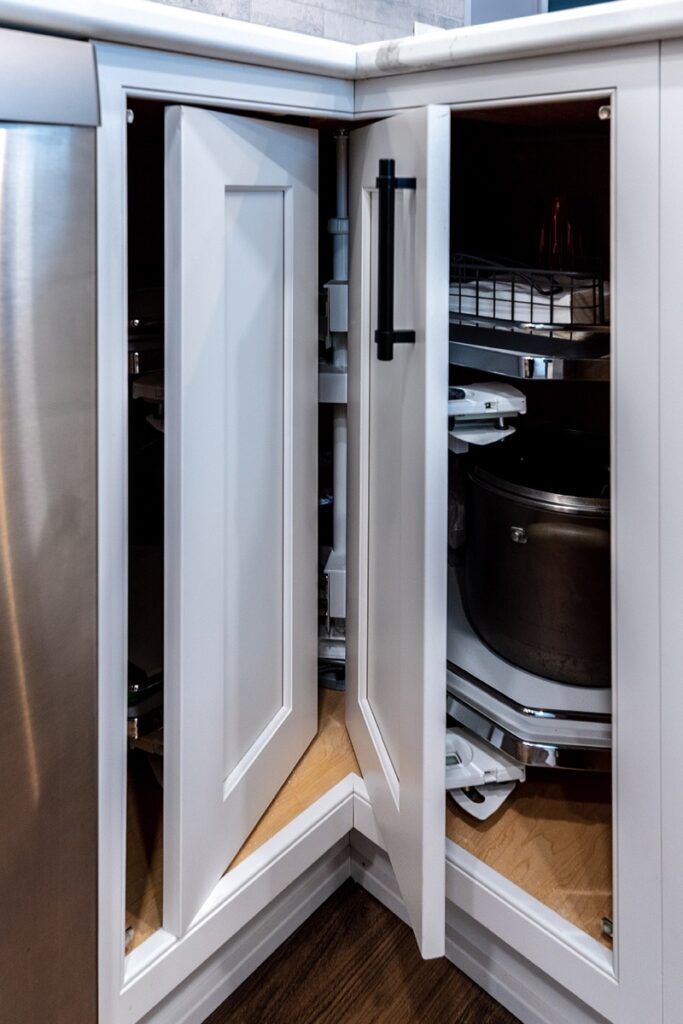 Modern Inset Kitchen - Showplace Cabinetry