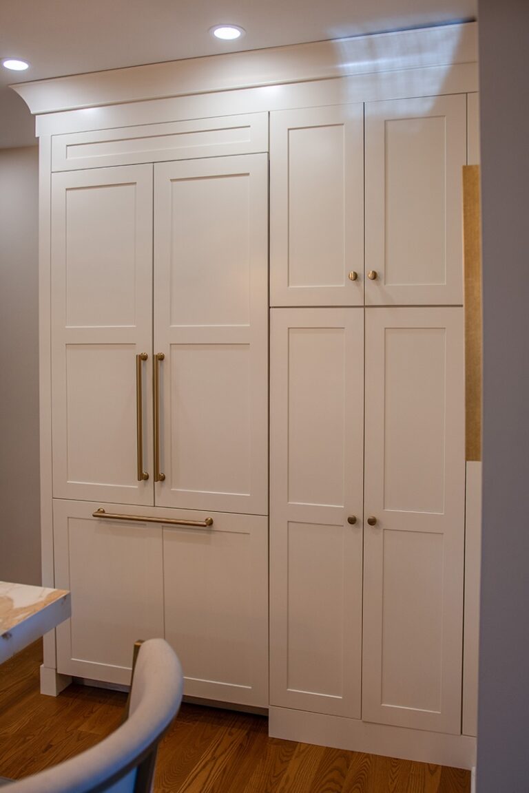 Small Transitional Kitchen Design - Showplace Cabinetry